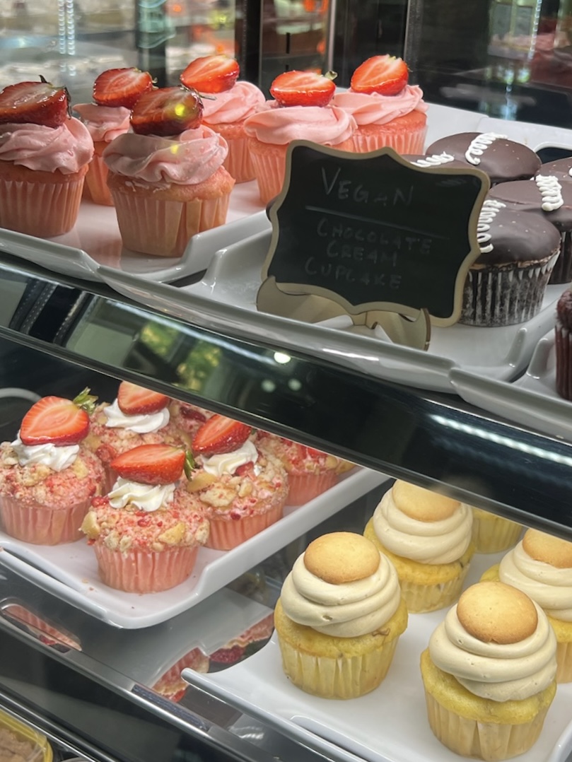 Sweet Tooth Cafe & Cakes – Halal Comfort Food & Gourmet Desserts